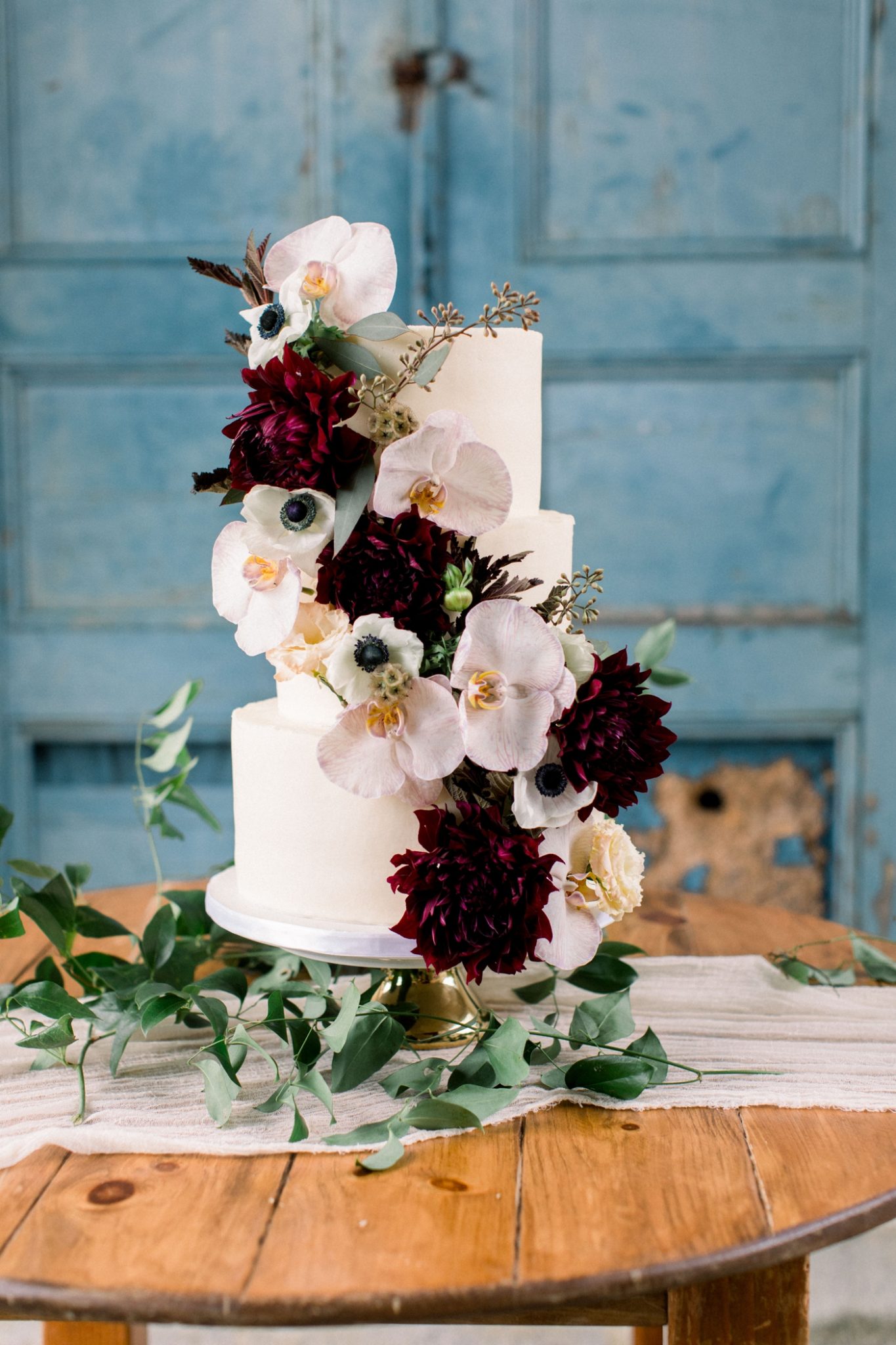 A Classic, Elegant Wedding at Aldworth Manor - eventsbysorrell.com